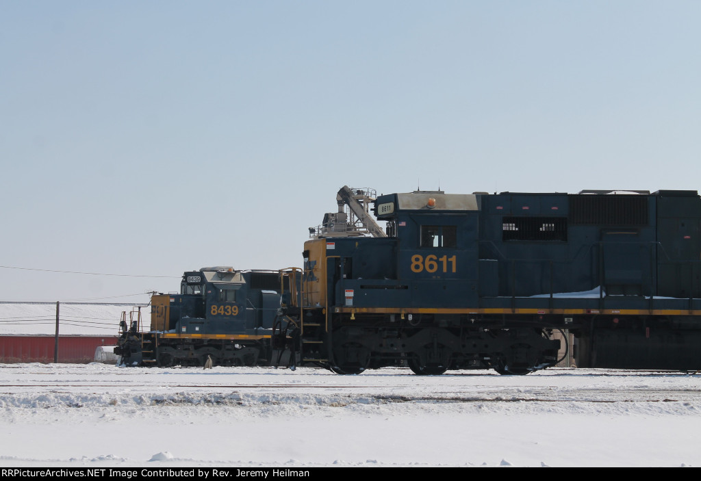 CSX 8439 & 8611 (2)